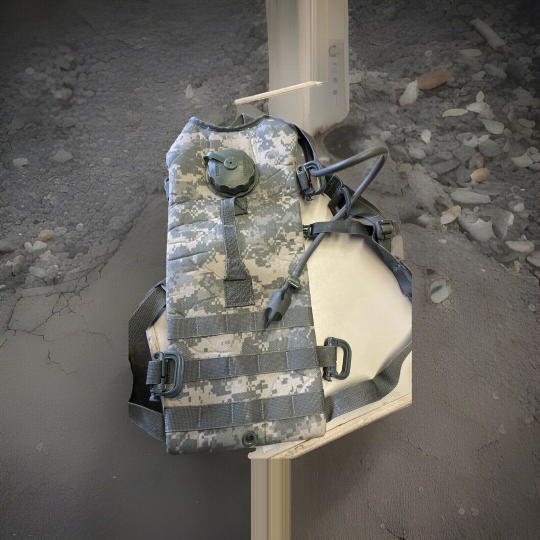 US Army, Molle II Hydration System Carrier, With 3L, 100oz. - Etsy