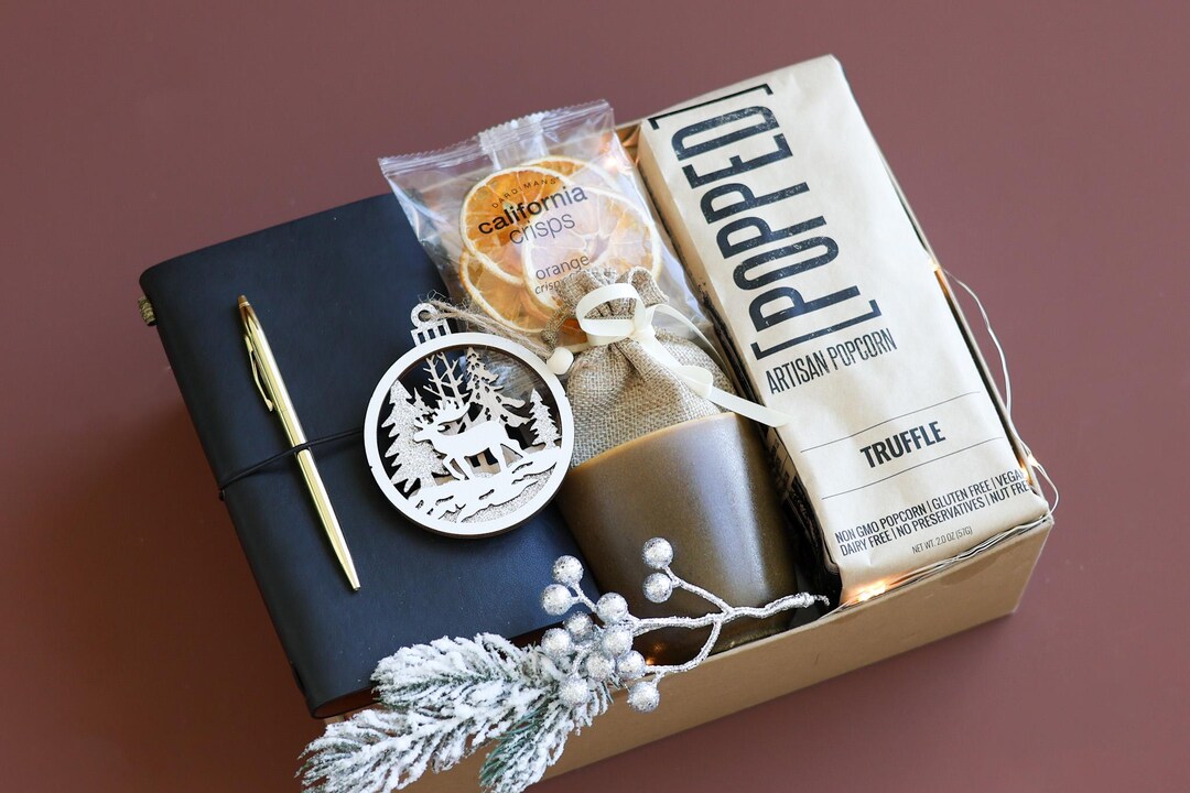 Holiday Corporate Gift Box | Holiday Gift Set With Artisan Popcorn ...