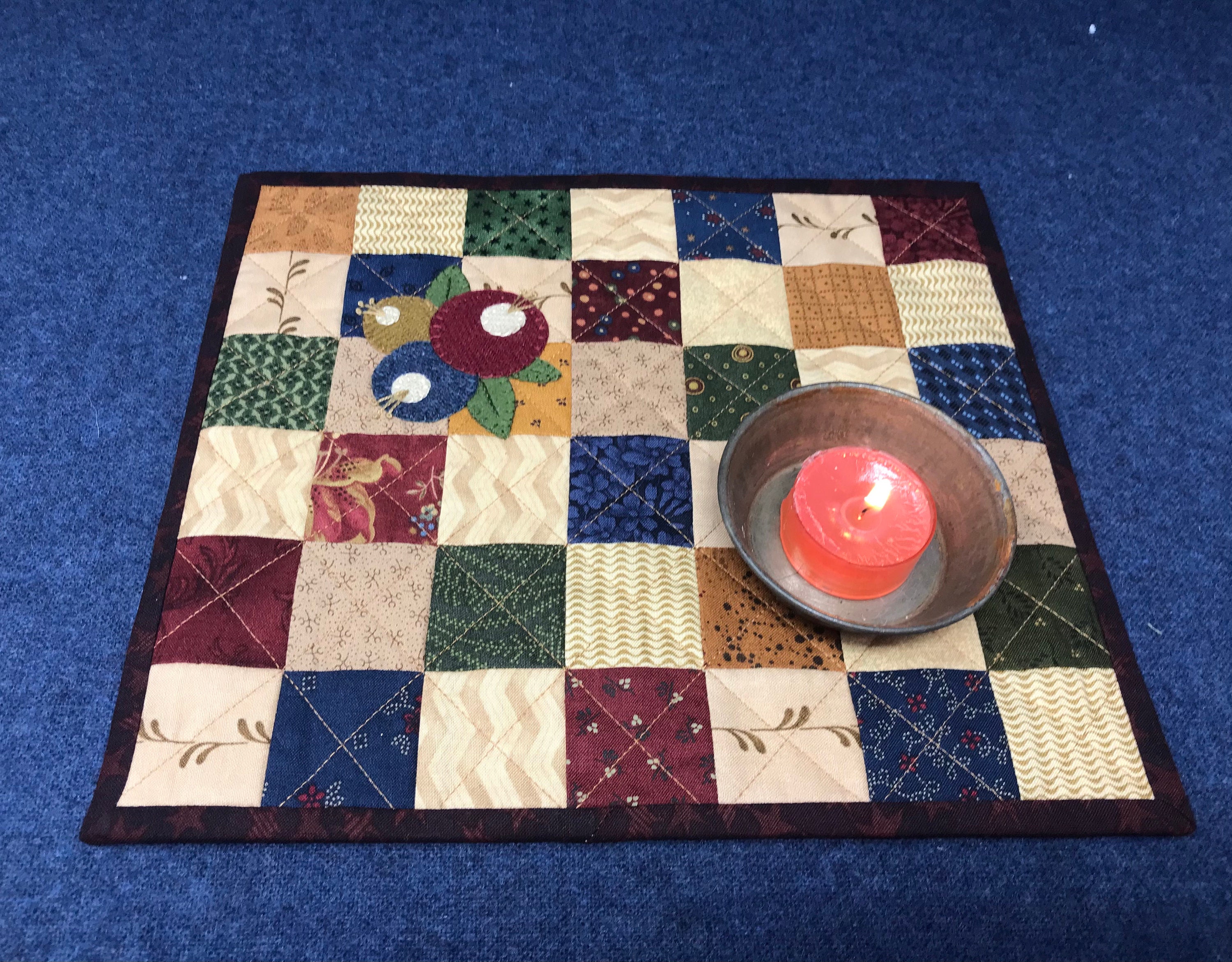 Kit Sweet Warm and Rich Little Quilt With Fun Wool Flower Appliques ...