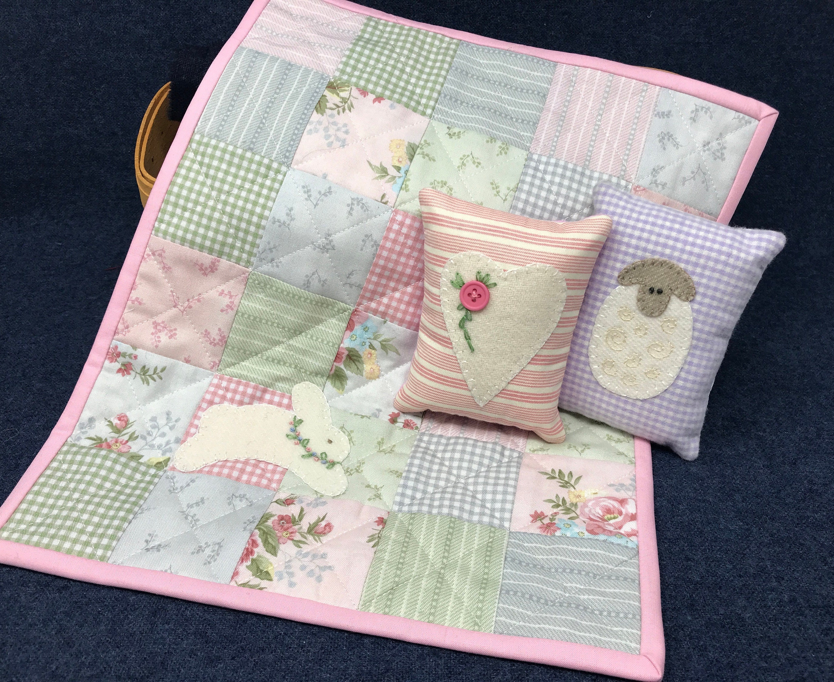 Kit Lovely Little Bunny Quilt Wool Applique Kit Wool Felt Pattern Folk ...