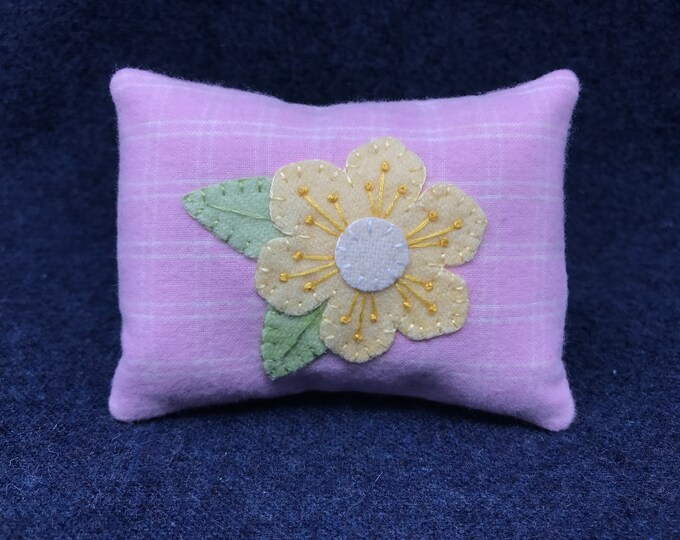 Kit Sweet Flower Bowl Filler Wool Applique Kit Wool Felt Pattern Penny ...