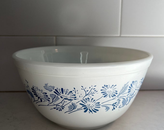 Vintage Pyrex, Colonial Mist Pattern, Mixing Bowl Number 402 - Etsy