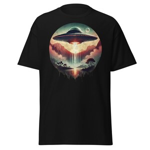 UFO T-shirt, T-shirt With Alien Landscape and UFO, UAP T-shirt for ...
