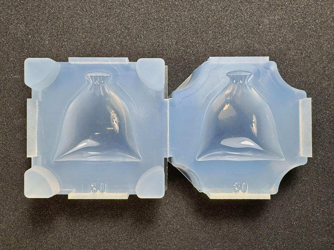 15mm Goldfish Bag Mold / Goldfish Bag Resin Mold / for UV Resin Use ...