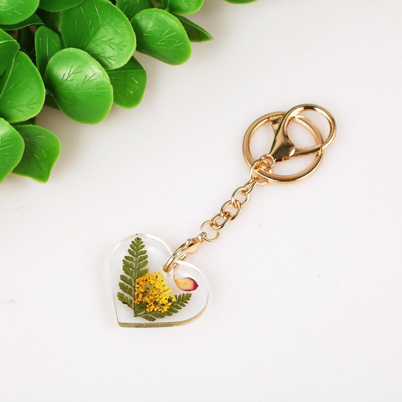 Resin Flower Keychain - Etsy