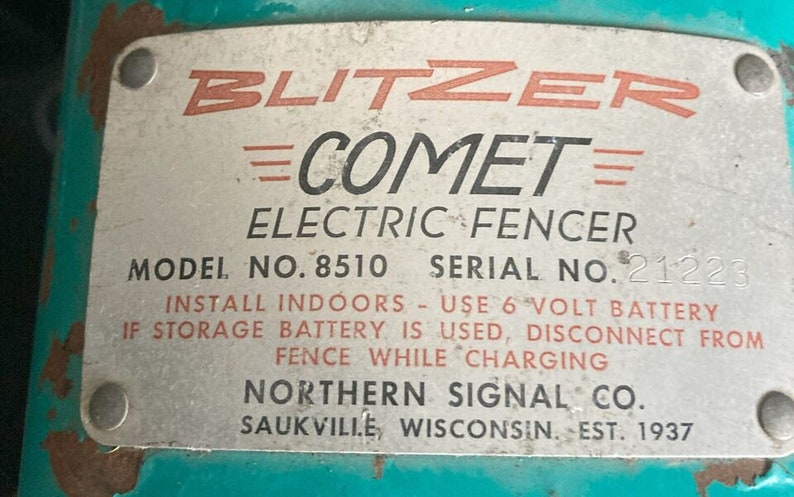 Vintage Blitzer Comet Electric Fencer 6 Volt Battery Powered. Northern ...