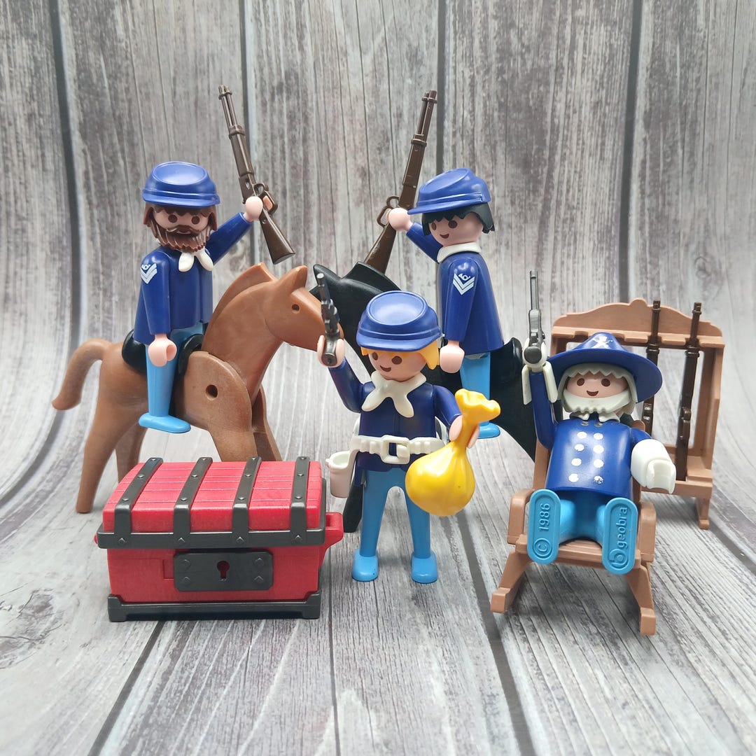 Four Vintage Playmobil Cavalry/civil War Yankee Figures With Rifles ...