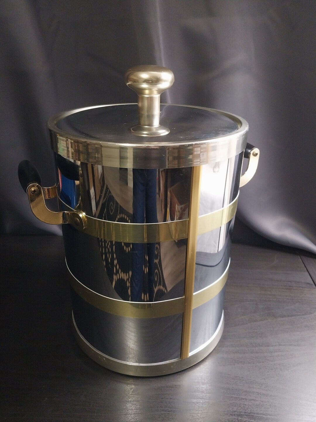 Large Vintage MCM Ice Bucket by Kraftware-nyc - Silver Metal With Gold ...
