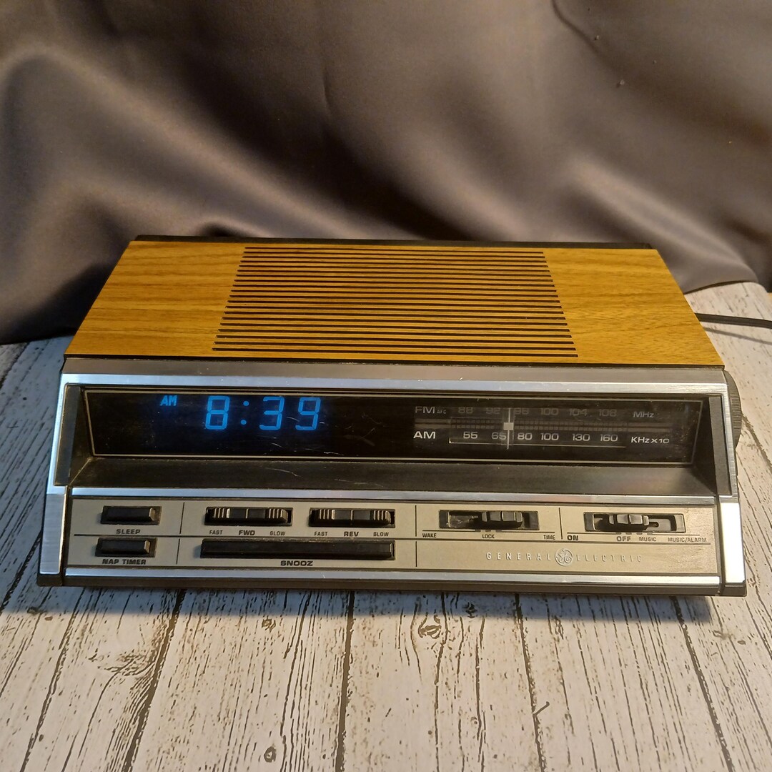 Vintage GE Clock Radio - Model 7-4666A - 1980s - Alarm Clock, Tested ...