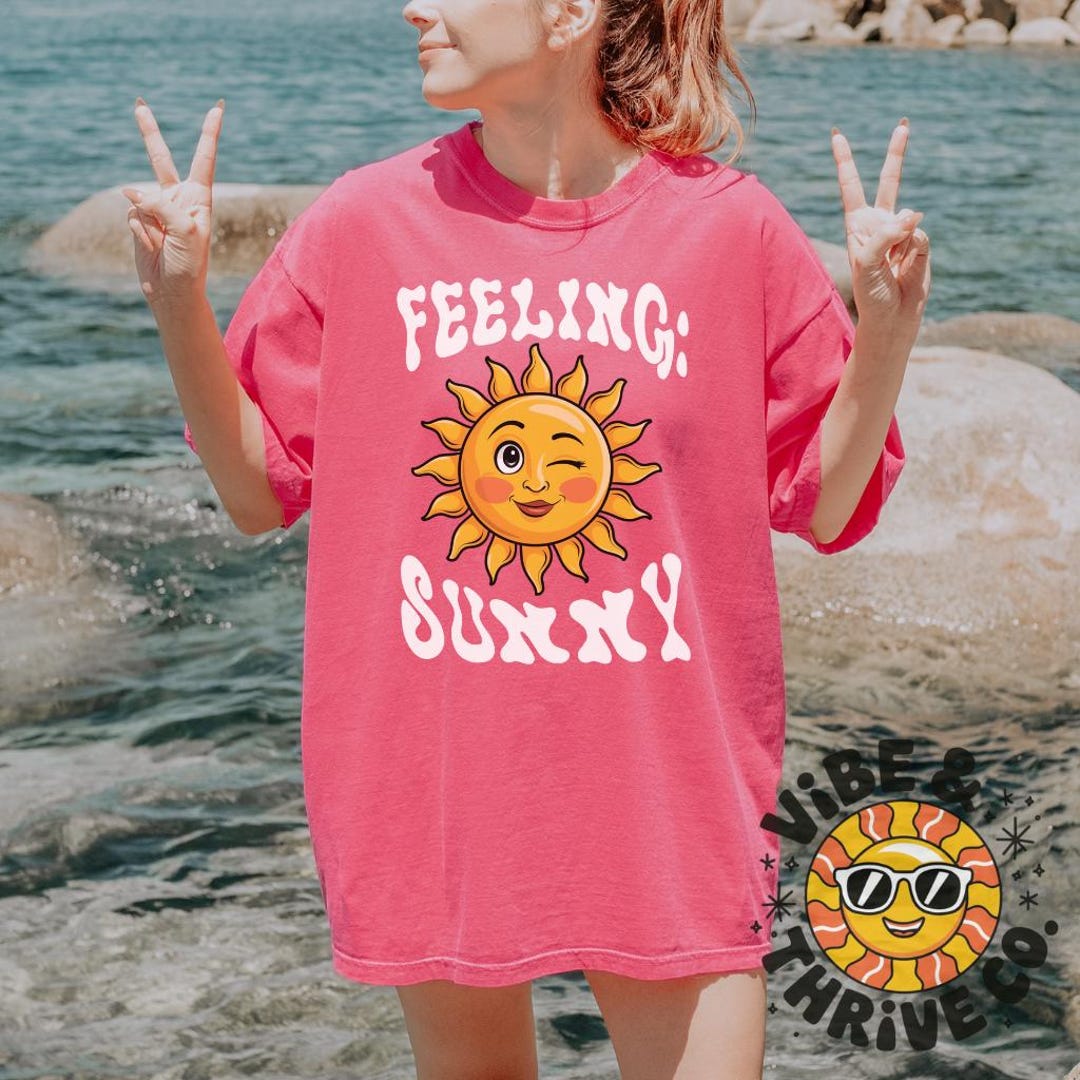 Cute Sun Face Graphic T-shirt, Fun Winking Sun Tee, Retro Sunshine T ...