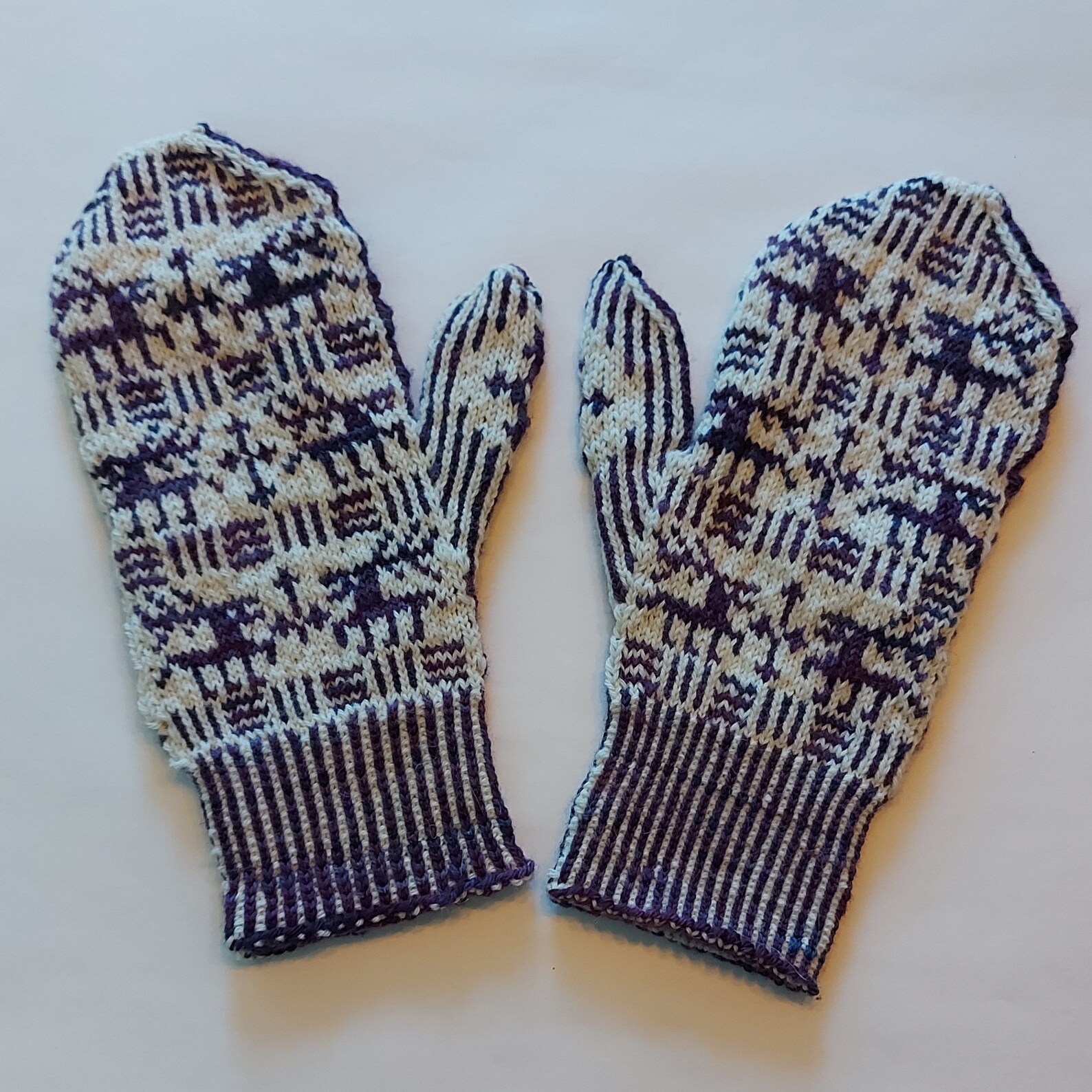 Crusader Knight Mitten Knitting Pattern: Fair Isle Nordic Style (PDF ...