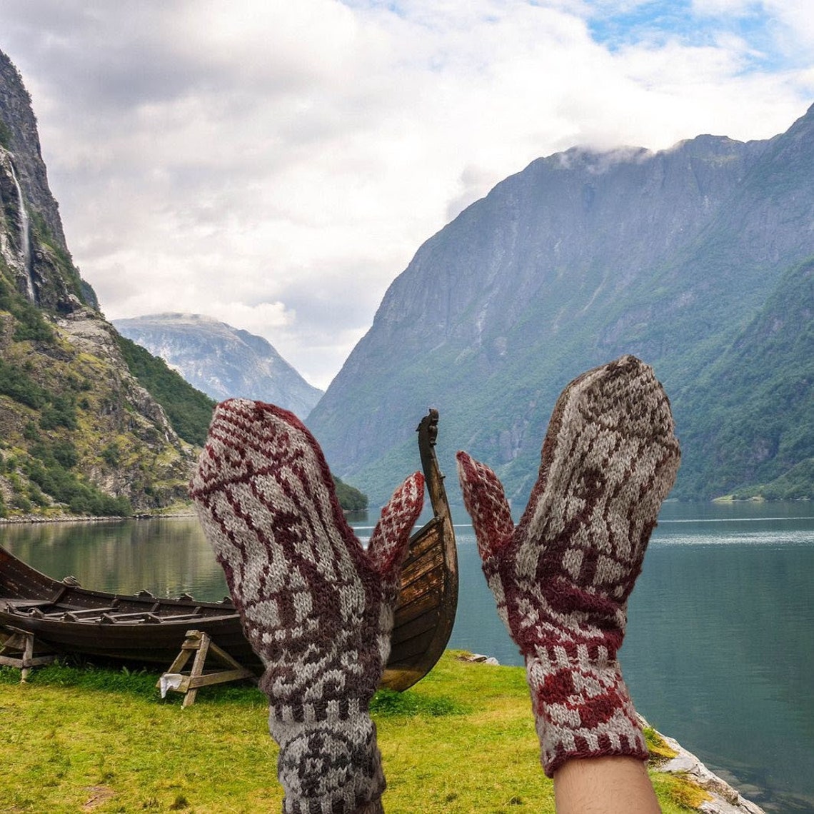 Viking Ship Mitten Knitting Pattern: Suitable for Men or Women Stranded ...