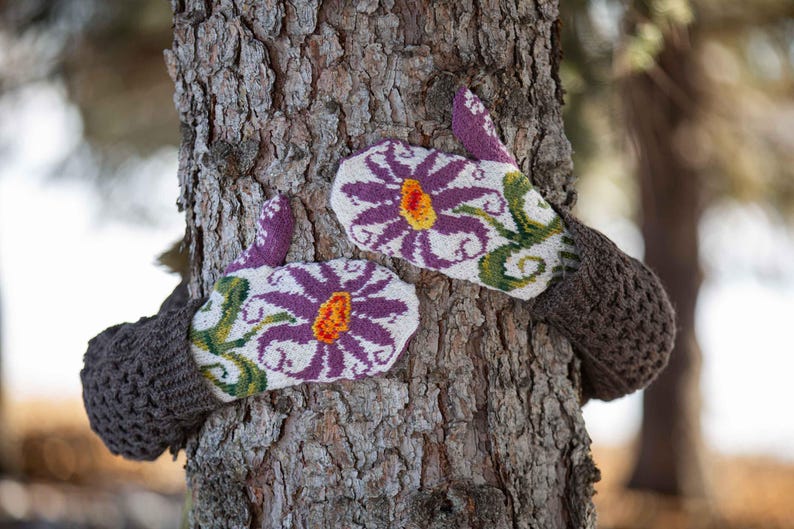 Coneflower Mitten Knitting PDF Pattern Stranded Colorwork Selbu ...