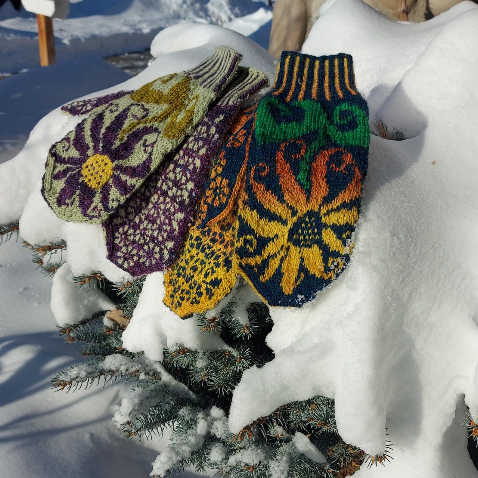 Coneflower Mitten Knitting PDF Pattern Stranded Colorwork Selbu ...