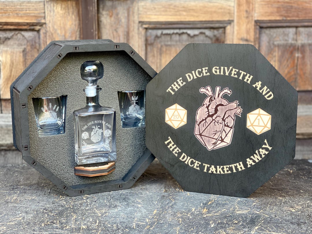Dungeon and Dragons Whiskey Set, Glass and Decanter, Bourbon Decanter ...