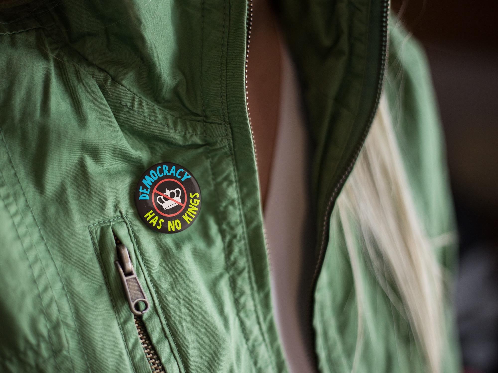 Democracy Has No Kings Button, Anti Authoritarian Pin, Anti Trump Pin ...