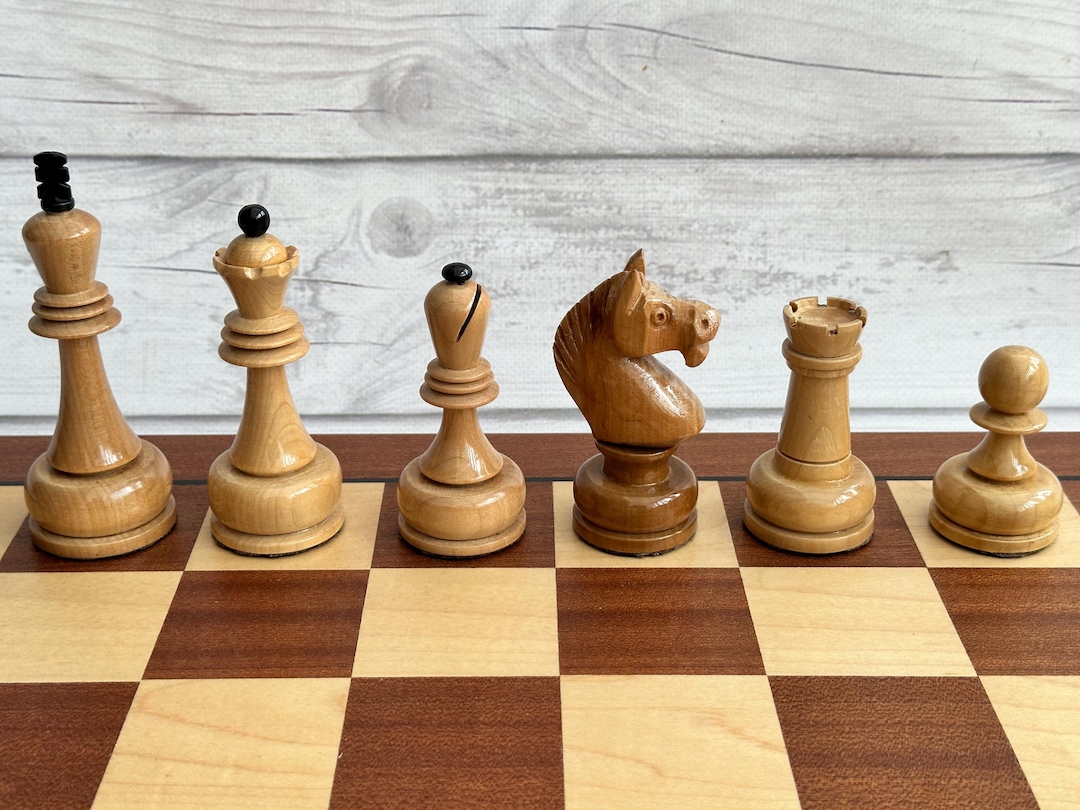 Reproduction Tal Chess Set in New Condition With Weights Great Chess ...