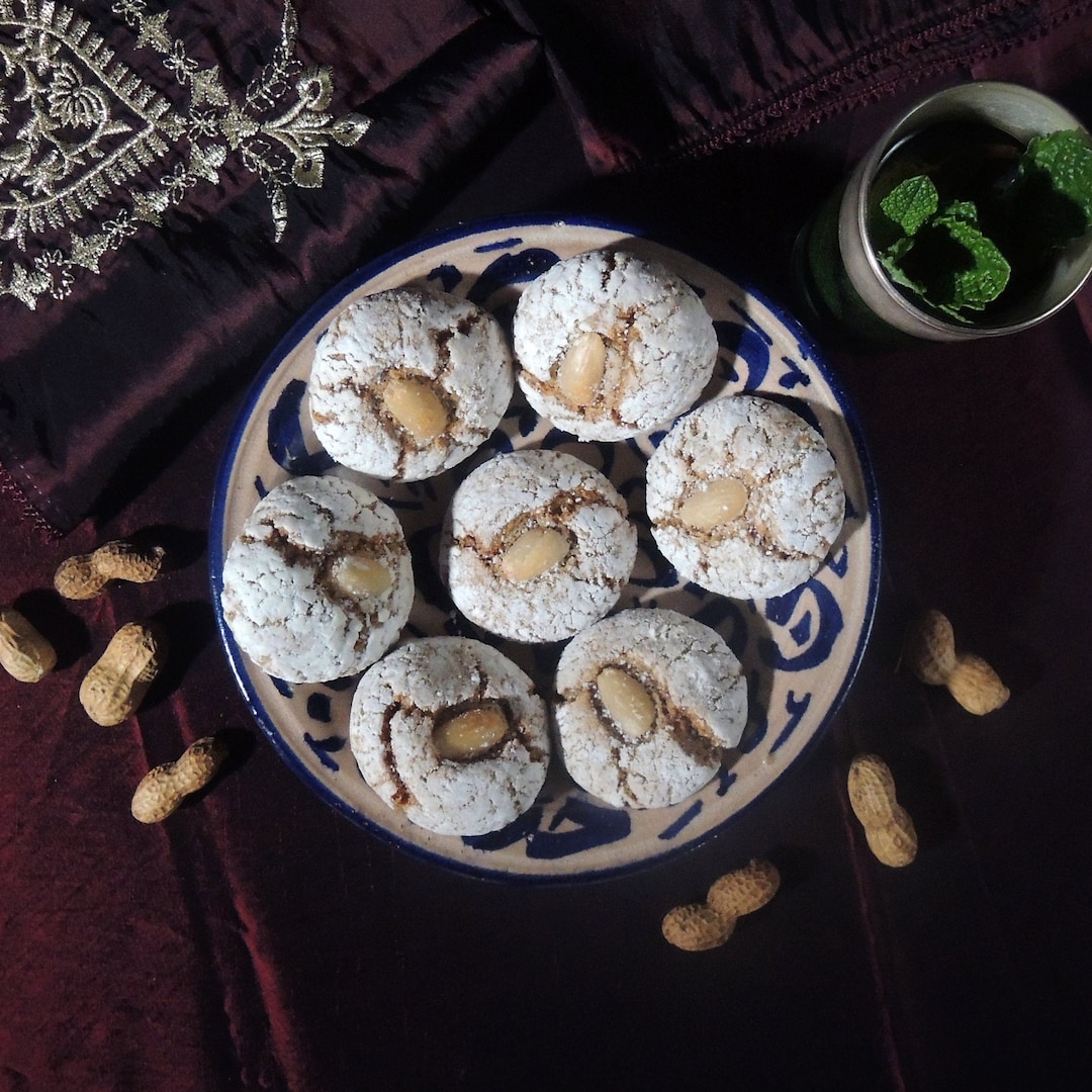 Traditional Moroccan Homemade Peanut Ghriba Cookies / Homemade Cookies ...