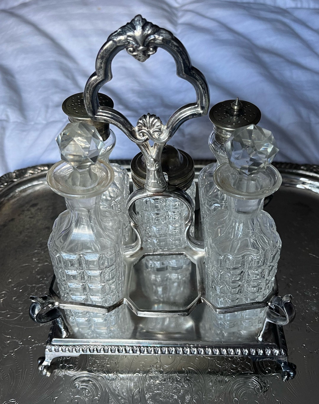 WM Rogers & Sons Silver Plated Cruet Caddy With 5 Cut Glass Condiment ...