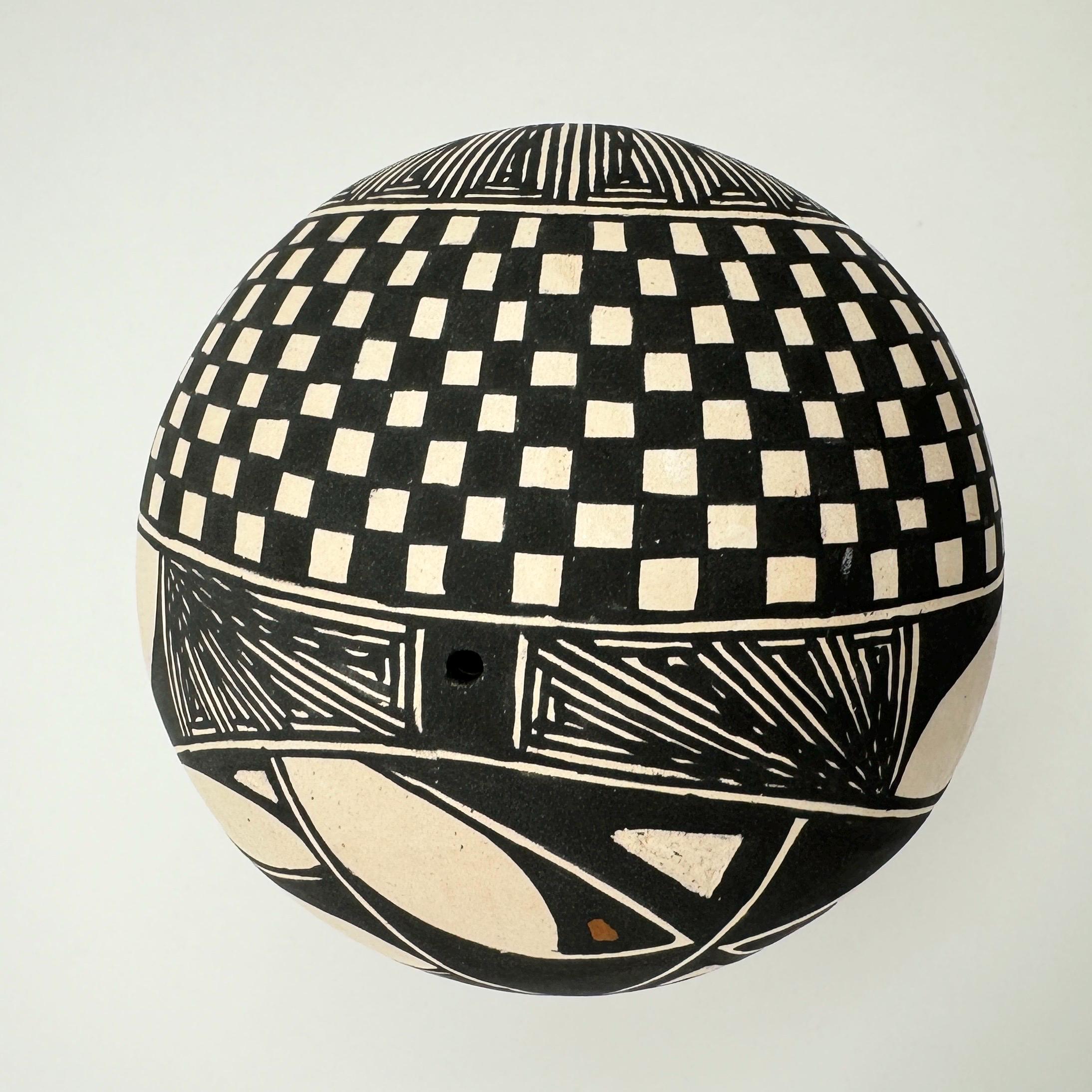 Acoma Pueblo Handmade and Hand Painted Fine Line Pottery Native ...