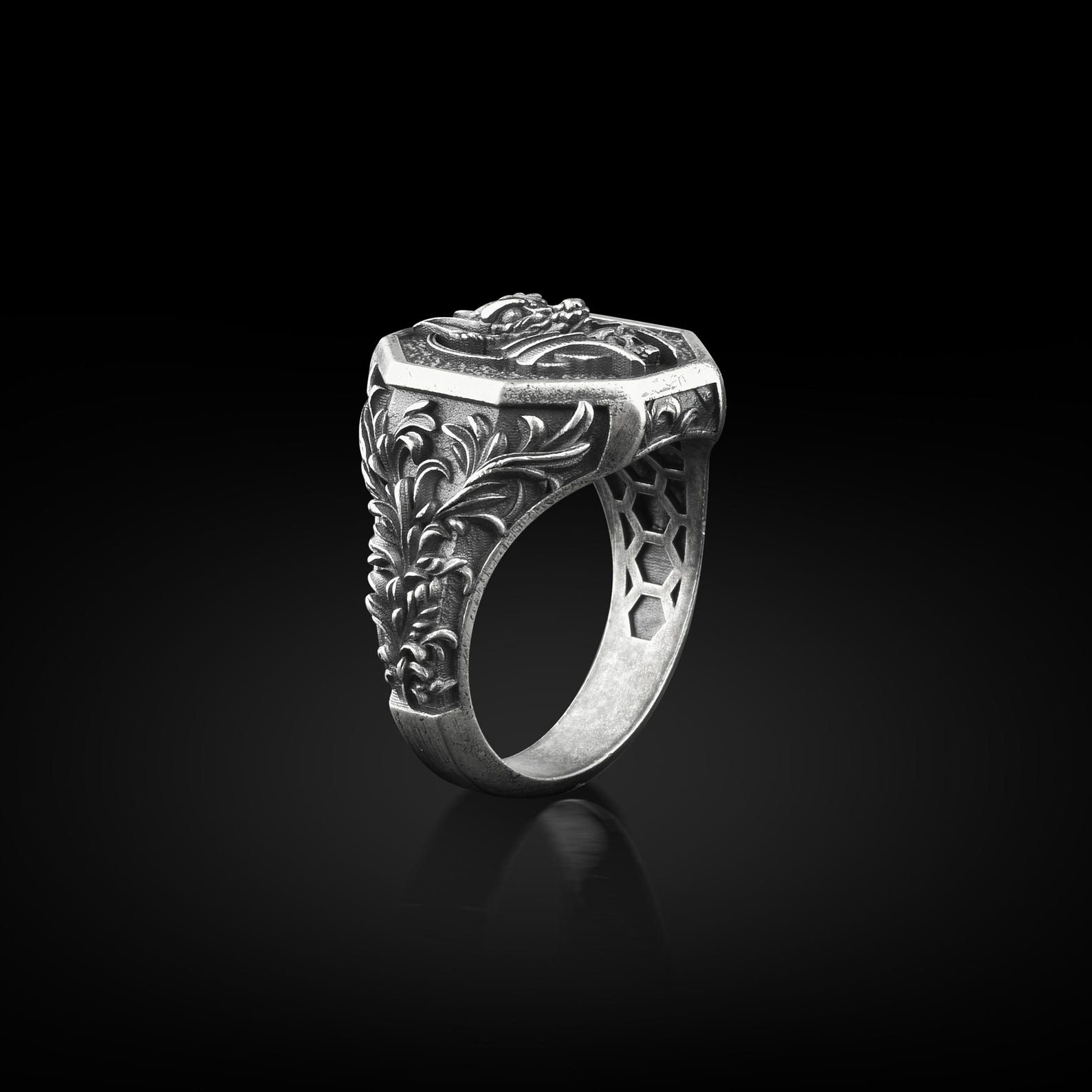 Seth Egyptian Goddess Signet Ring in 925 Silver, Engraved Gothic Ring ...
