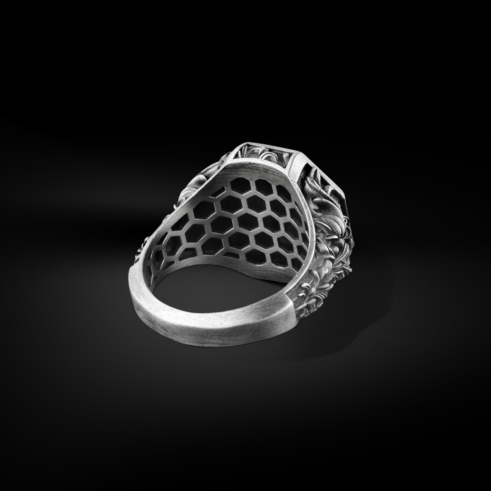 Seth Egyptian Goddess Signet Ring in 925 Silver, Engraved Gothic Ring ...
