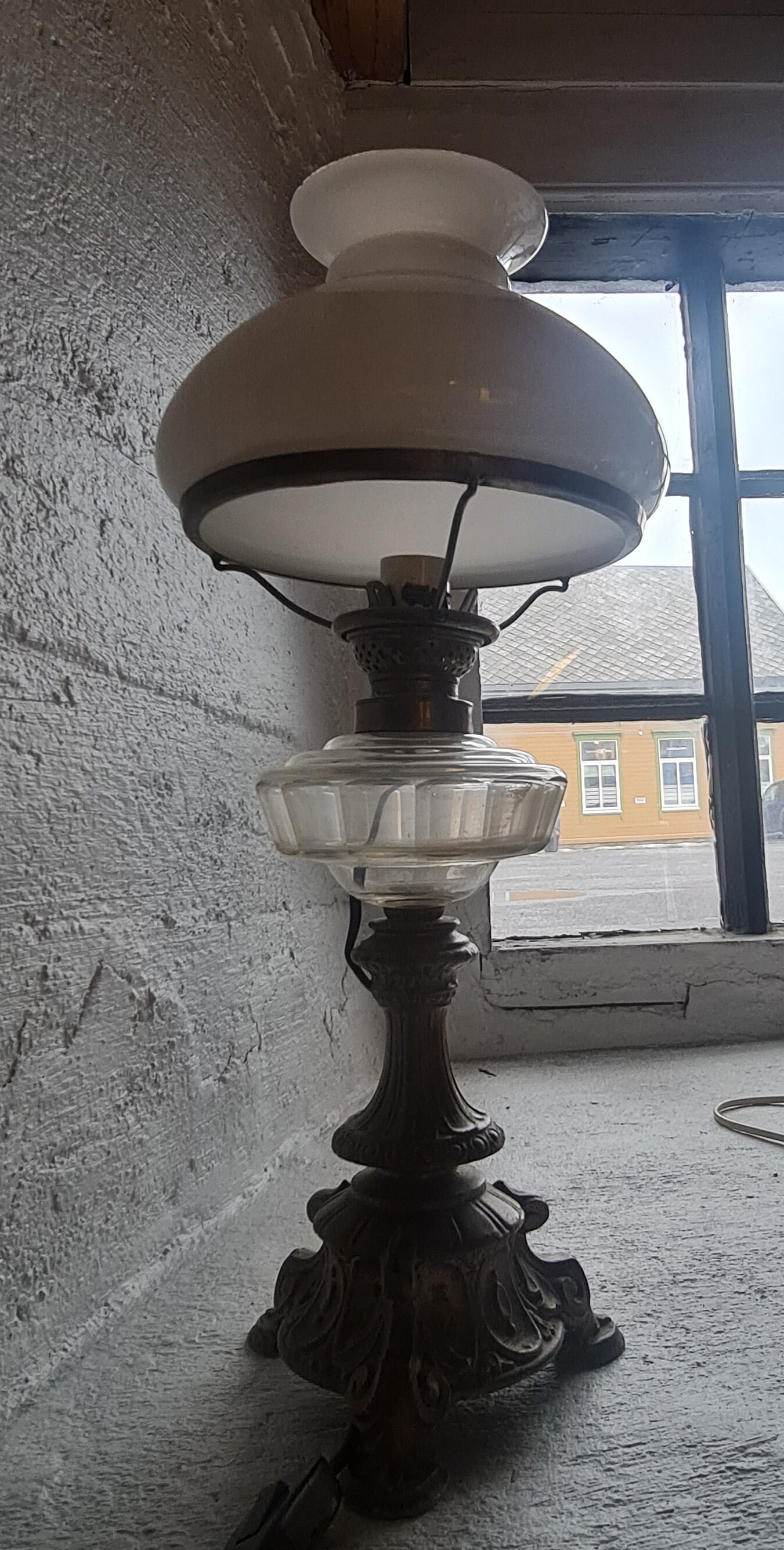 Large Antique Electrified Oil Lamp, Cosmos Burner. 1900s Table Model ...