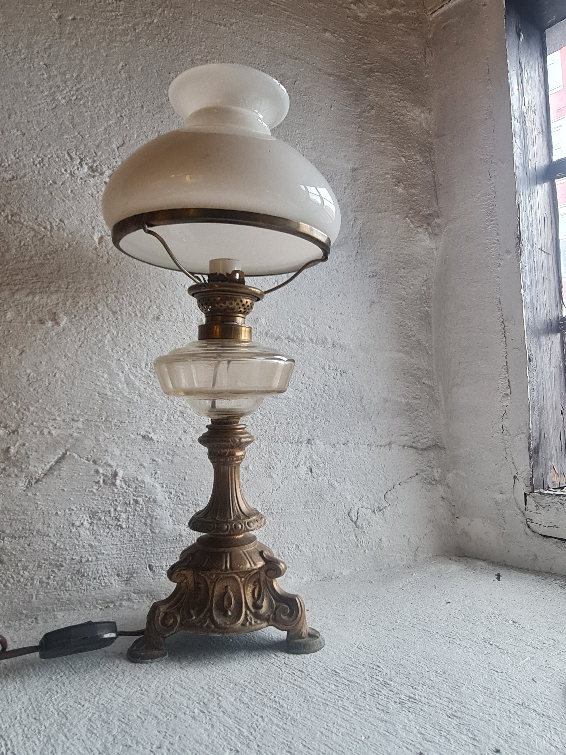 Large Antique Electrified Oil Lamp, Cosmos Burner. 1900s Table Model ...