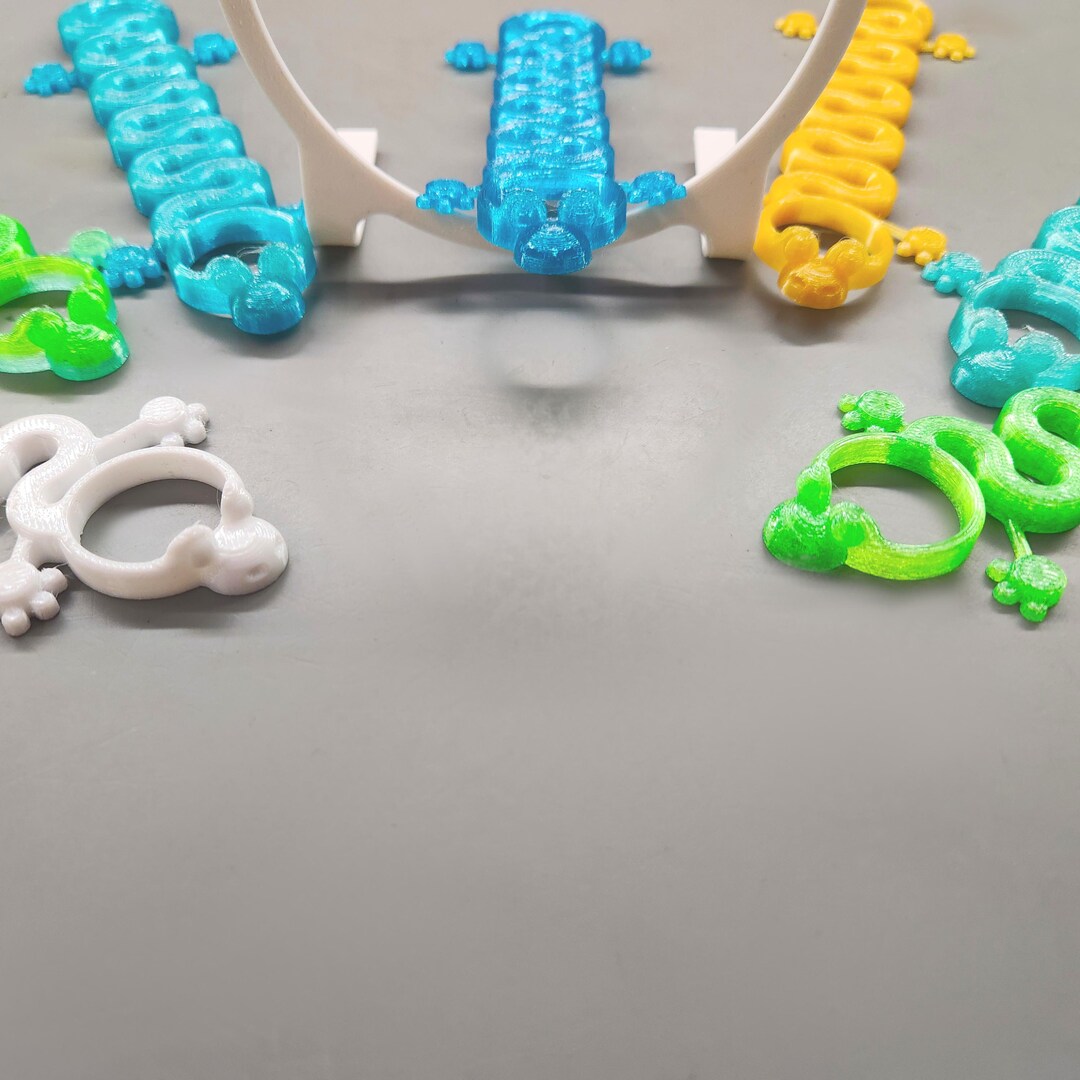 Indestructible Slingshot Lizard - Soft Harmless - Flexi Lizard ...