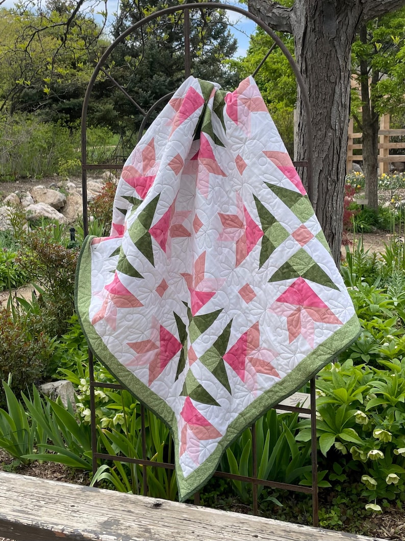 PDF Dancing Lilies Quilt Pattern - Mini, Baby, Throw, and Queen Sizes ...