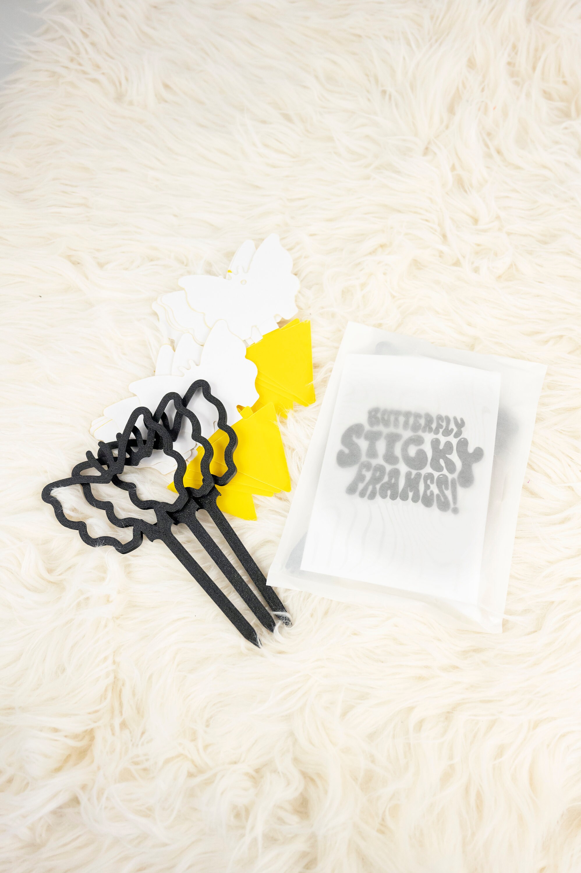 Butterfly Sticky Trap Frames an Improvement on Sticky Traps to Fight ...