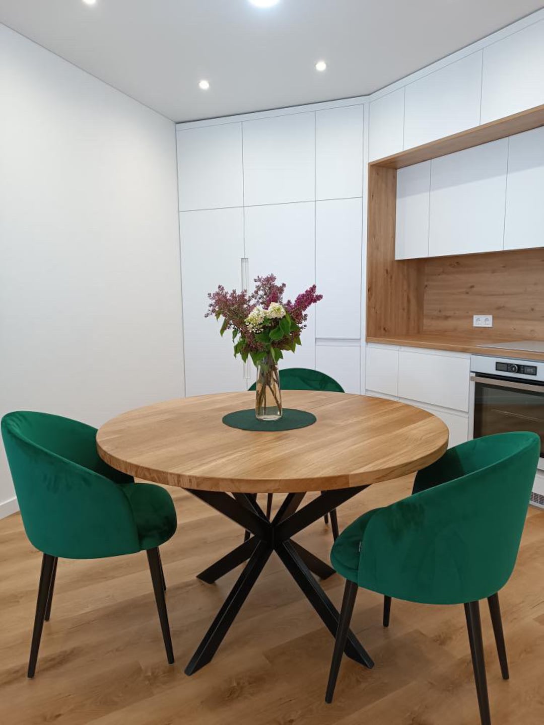 Extendable Solid Oak Round Dining Table: Modern Spider Leg Design - Etsy