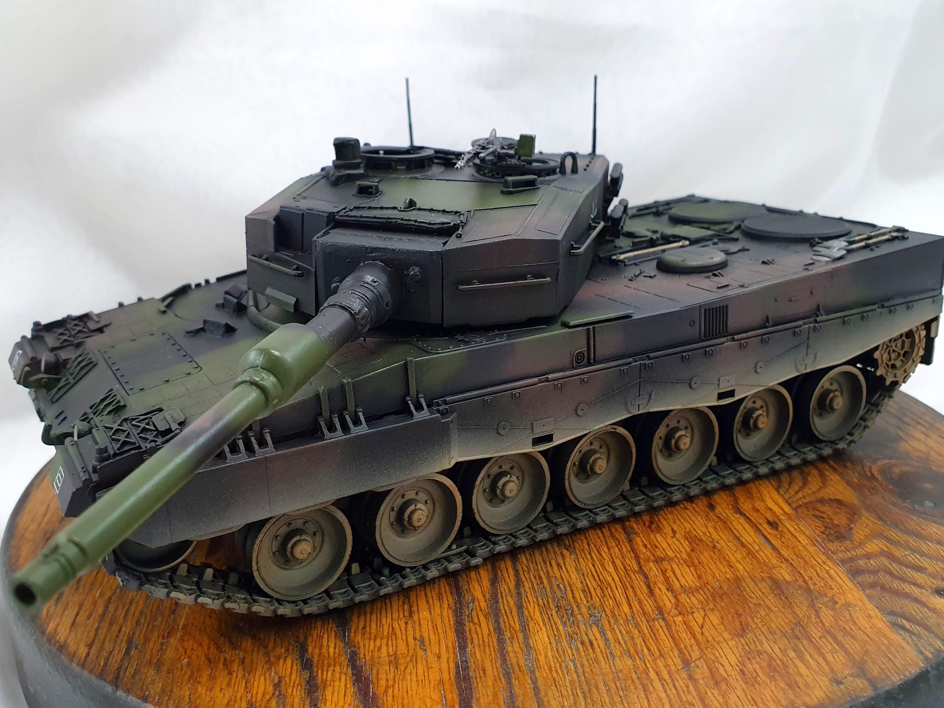 Leopard 2 A4 MBT 1:35 Scale Model - Etsy