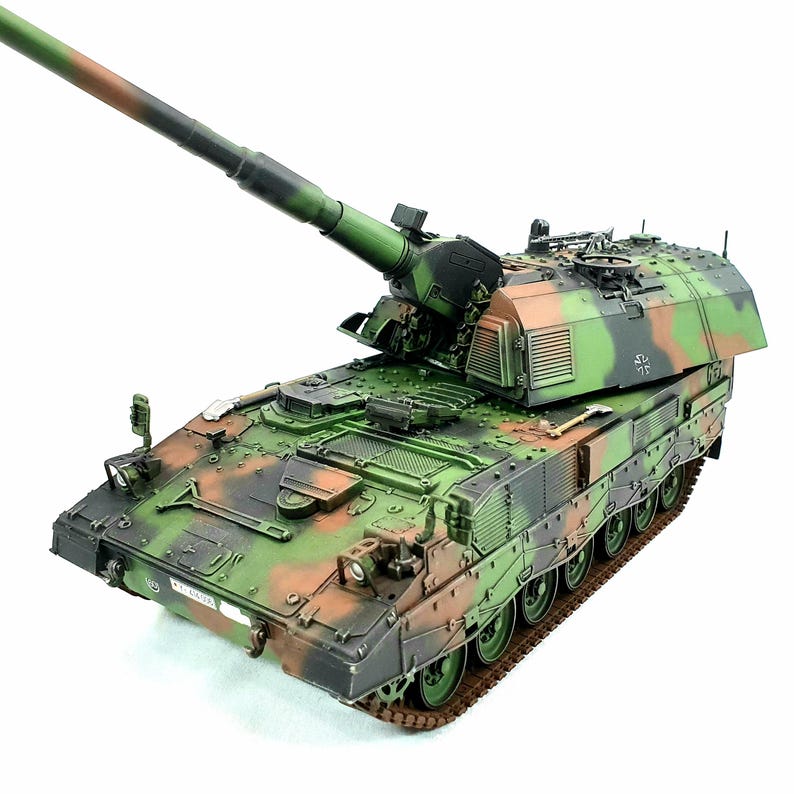 German Pzh 2000 Self-propelled Howitzer 1:35 Scale Model - Etsy