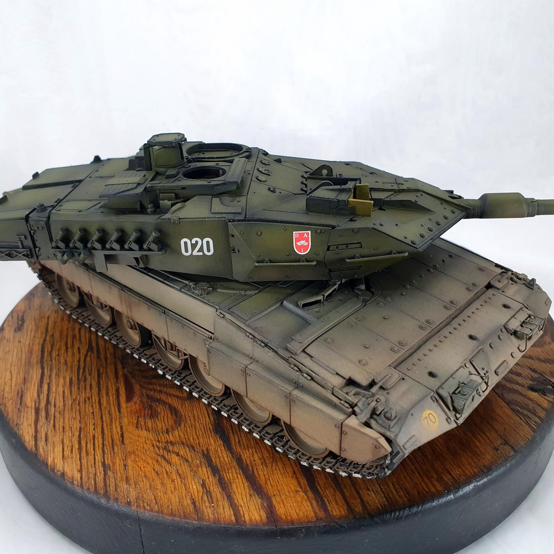 Spanish Leopard 2 MBT 1:35 Scale Model With Display Base - Etsy