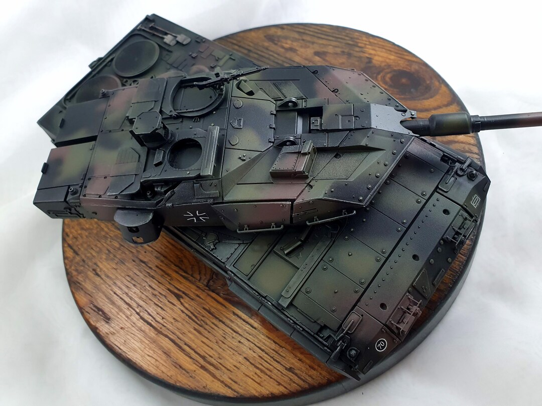 Leopard 2 A6 EX MBT 1:35 Scale Model With Display Base - Etsy