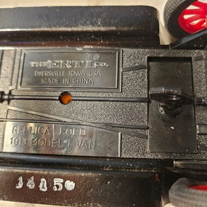 The Ertl Co. No 1415G Replica Ford 1913 Model T Diecast Hostess Cake ...