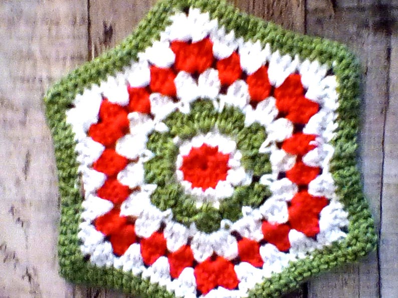 Handcrafted Christmas Candle Mat - Etsy