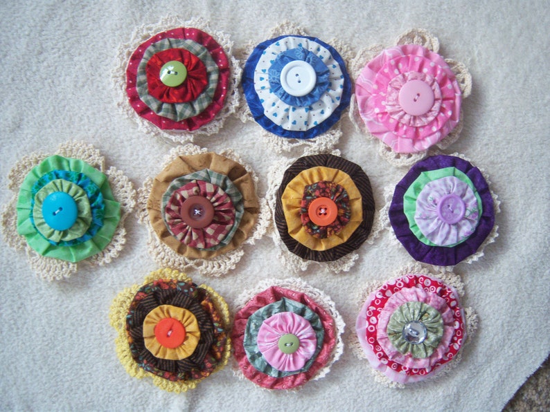 Yoyo Fabric and Lace Brooch - Etsy