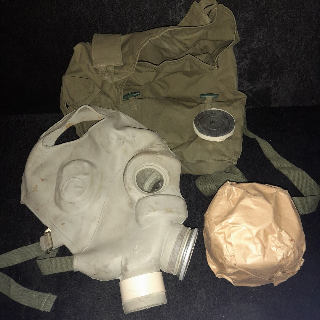 Cold War PMG Gas Mask - Etsy