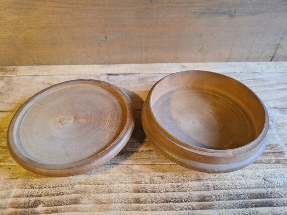 Old round wooden box - Gem