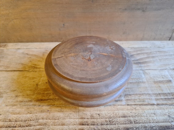 Old round wooden box - Gem
