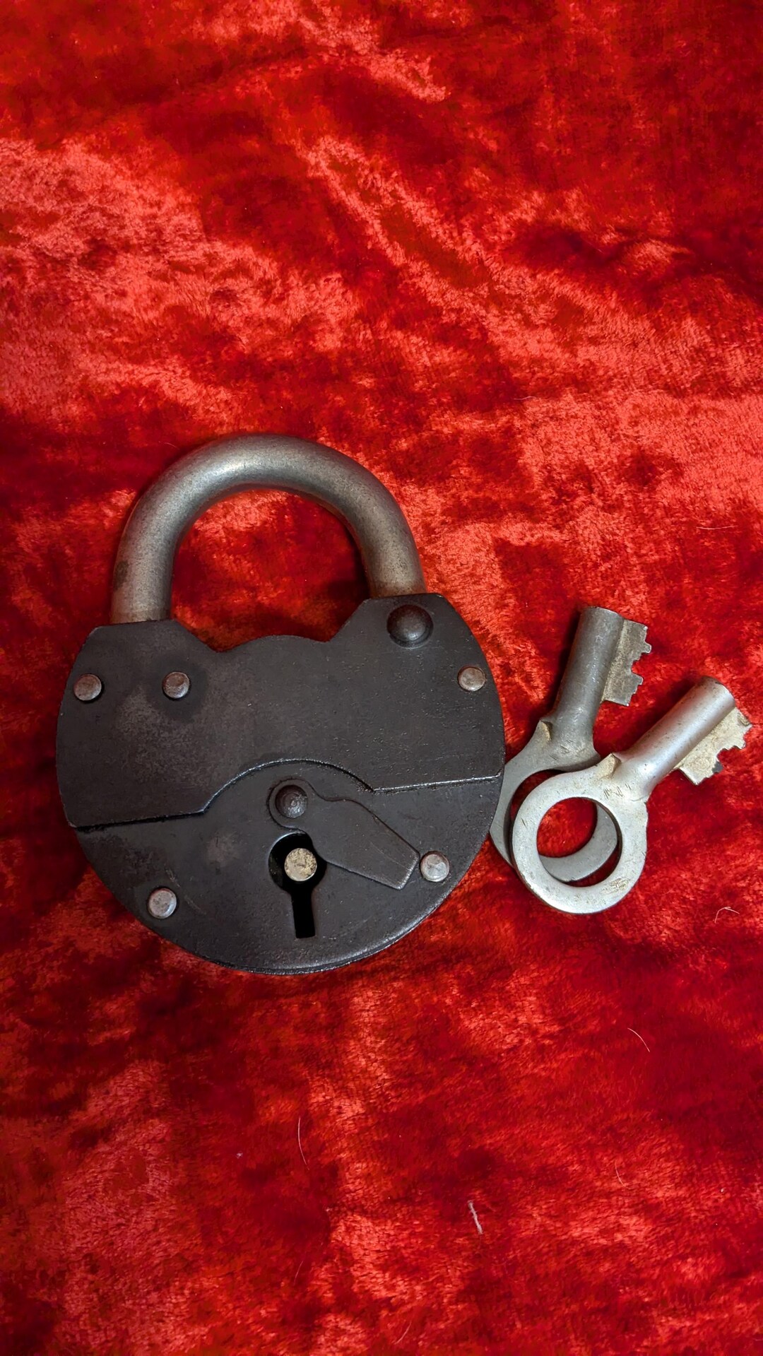 Old Vintage Padlock With Skeleton Key: Rustic Metal Barn Decor - Etsy