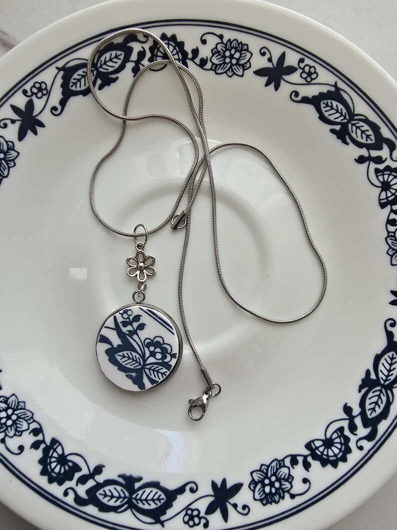 Broken China Corelle Old Town Blue Pendant Necklace Statement Jewelry ...