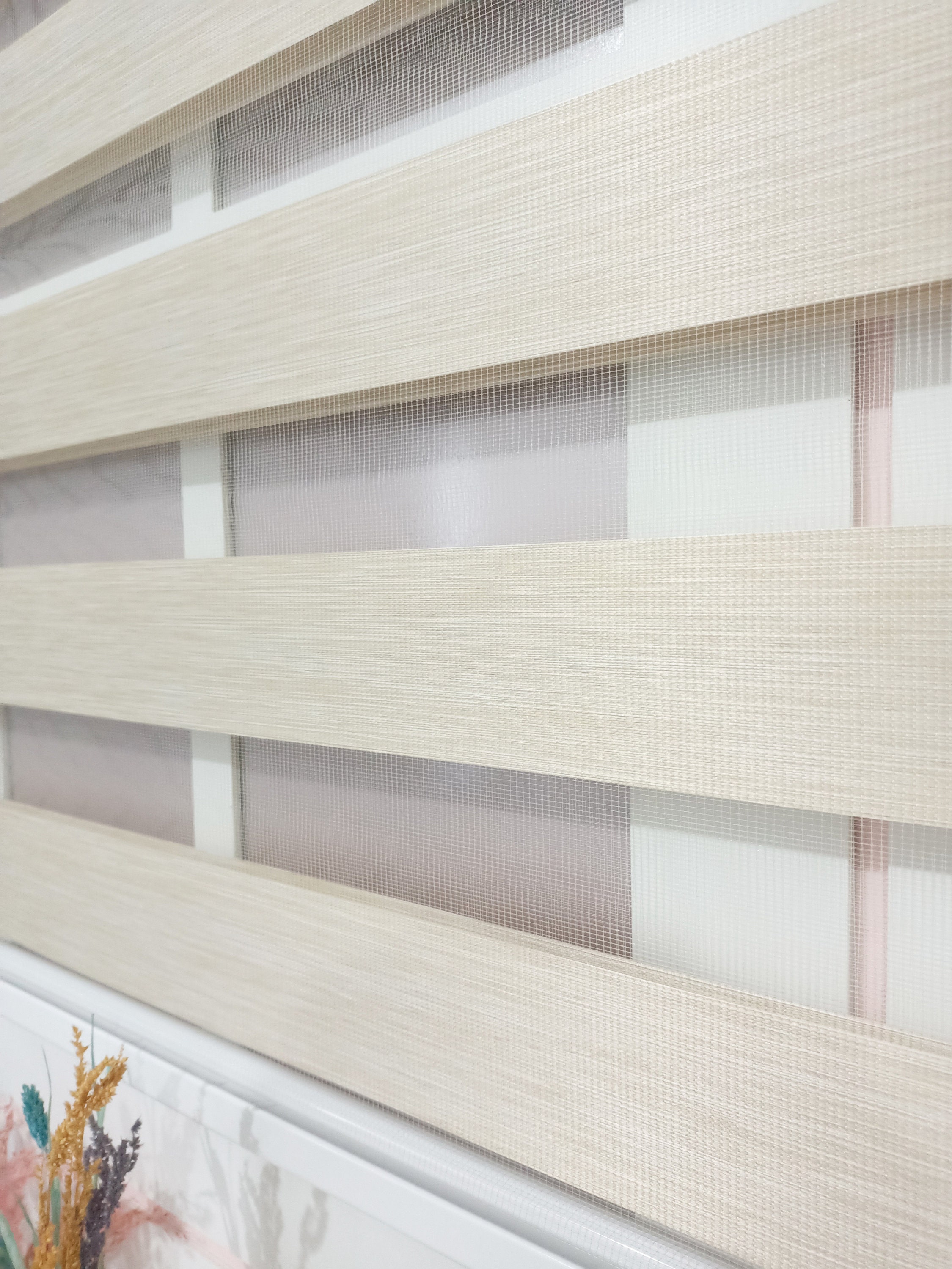 Customizable Shades Roller Blind | Made for Day and Night Use | for ...