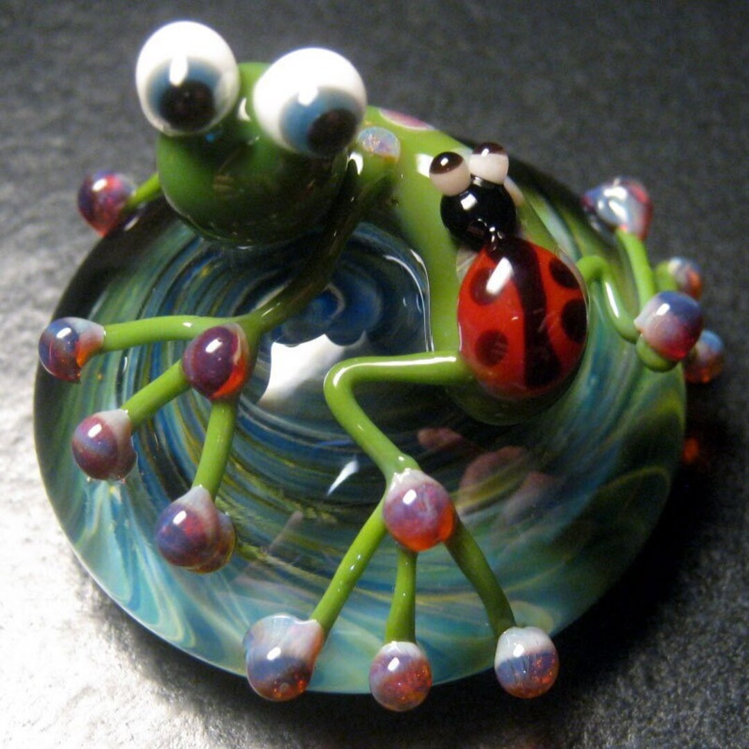 Mini Frog Paperweight, Ladybug Decor, Unique Sculpture, Perfect Gift ...