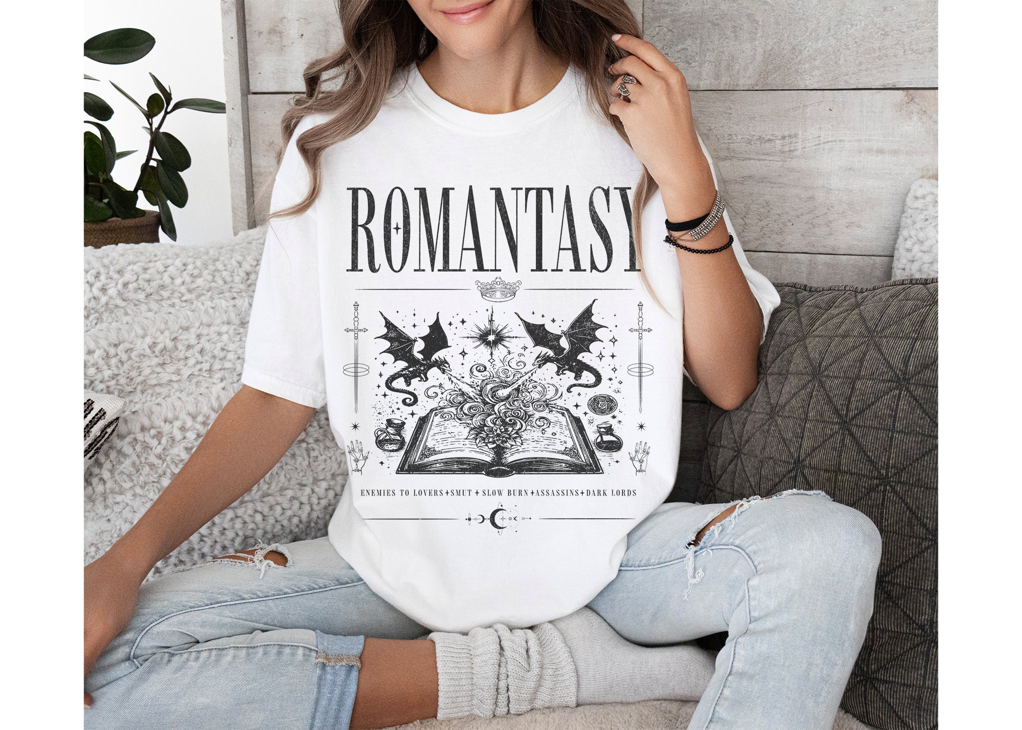 Romantasy Graphic Tshirt Comfort Colors T-shirt Romance Fantasy Book ...