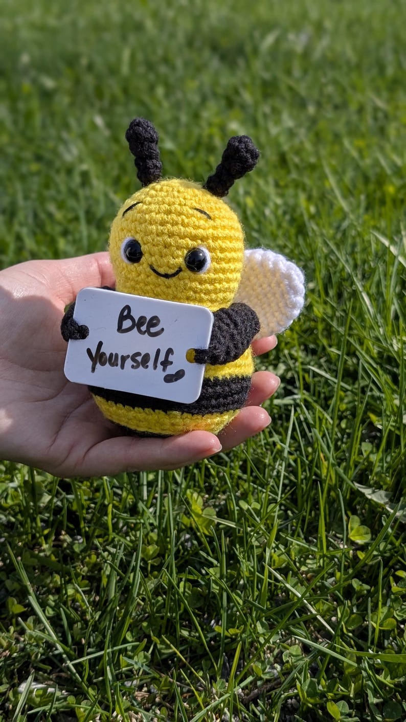 LOW-SEW Positive Bee Crochet Pattern - Amigurumi - Etsy