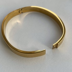 Gold Minimalist Bracelet/ Thin Gold Bracelet/ Oval Bangle Bracelet ...