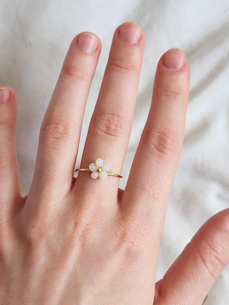 Crystal Daisy Flower Beaded Ring, Adjustable Daisy Wire Ring, Stacking ...